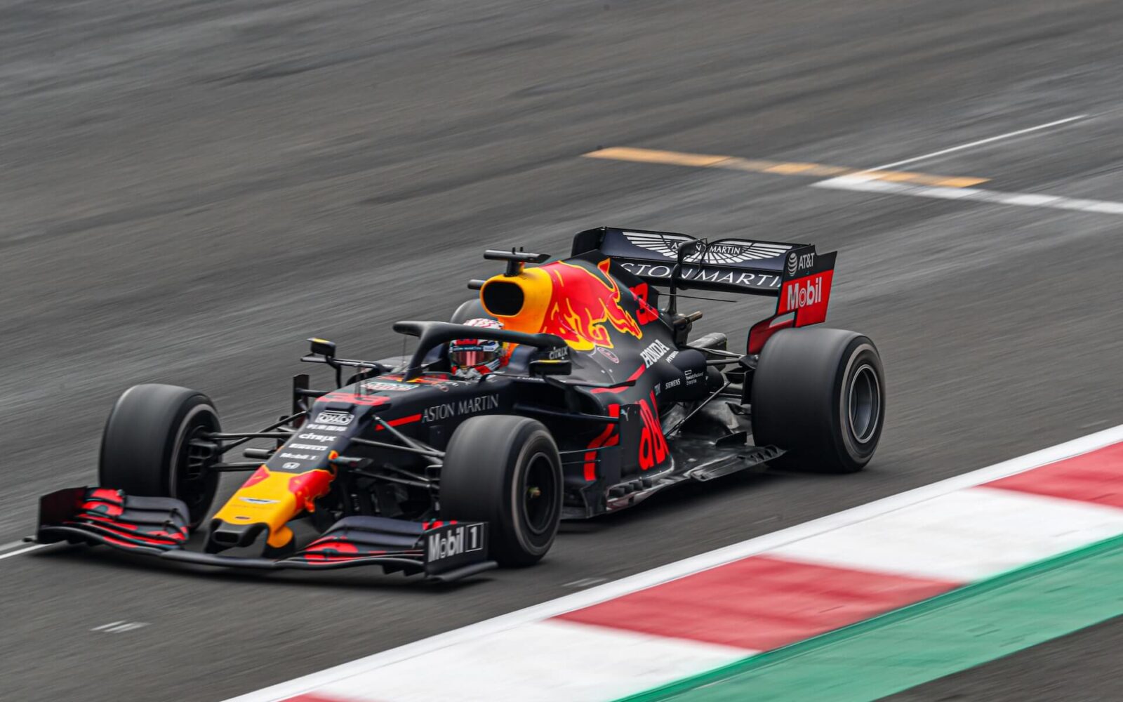 What Does Box Mean In F1 Formula 1 Slang Eplained 